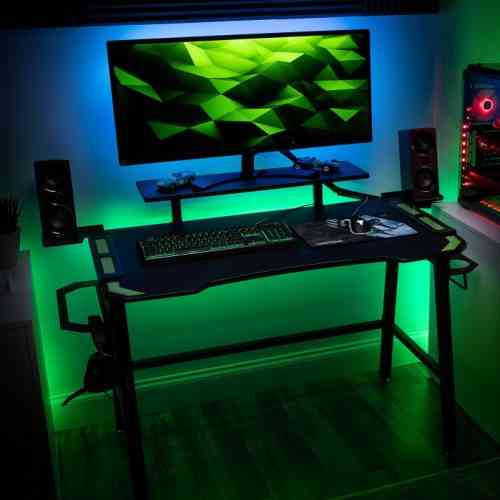 Respawn-1010 Gaming Desk Review - Simple, Sleek, and Spacious