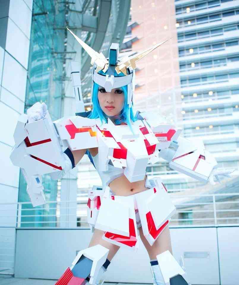 Linda Le's Cosplay Will Definitely Hold Your Attention