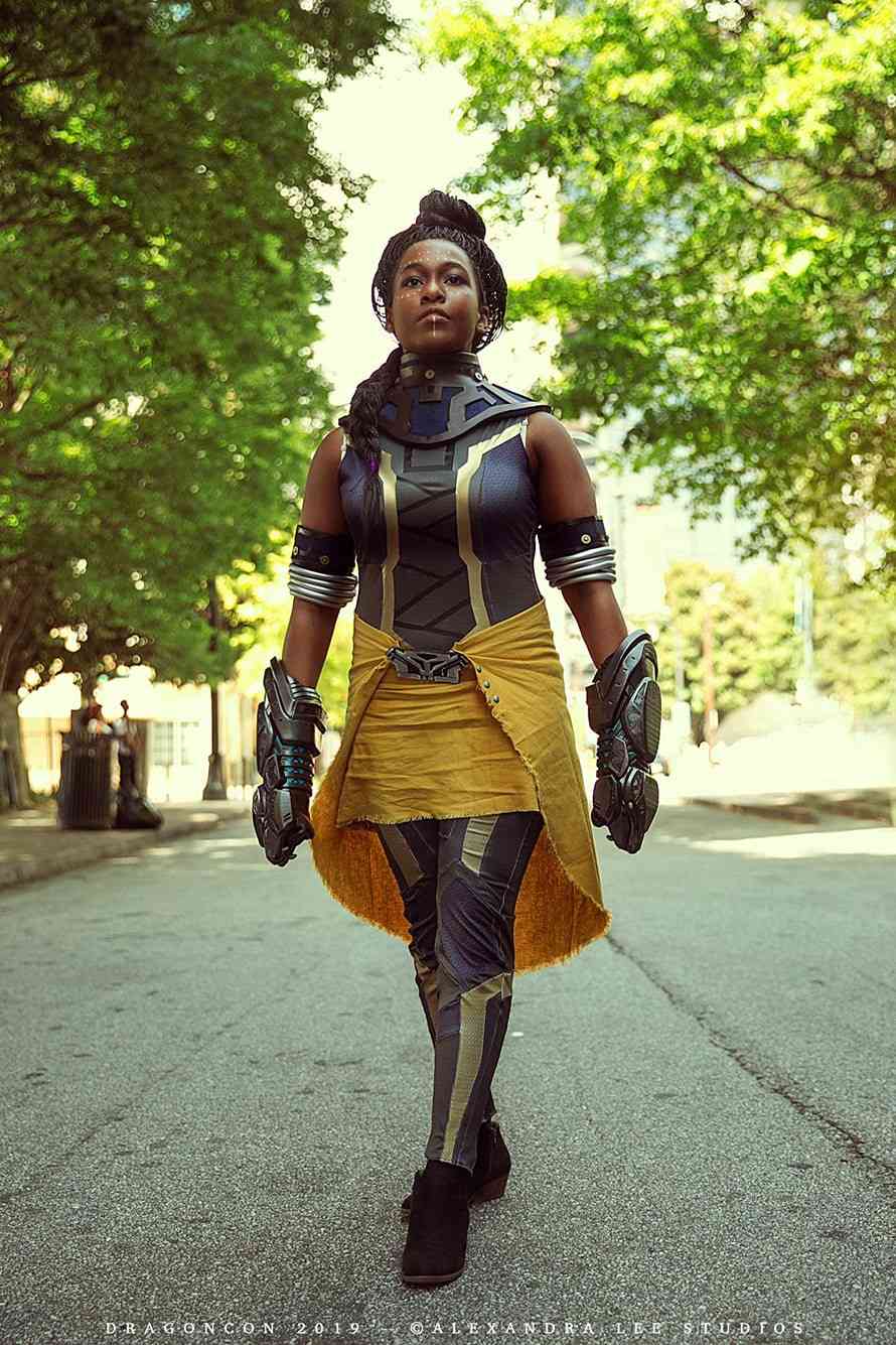 Akakioga is a Queen and Her Cosplay is Spectacular